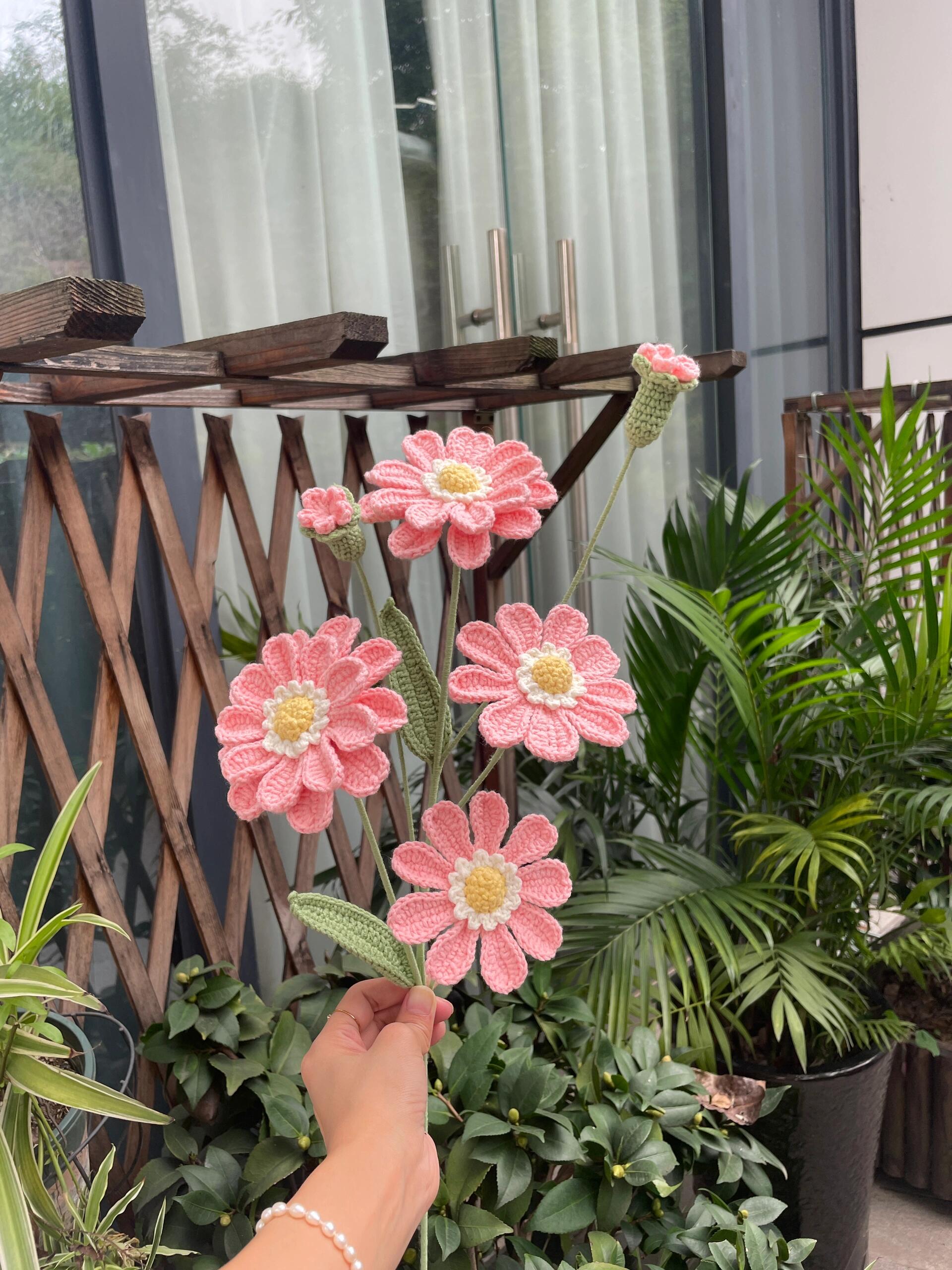 Single flower pattern – Lilyrosy LLC